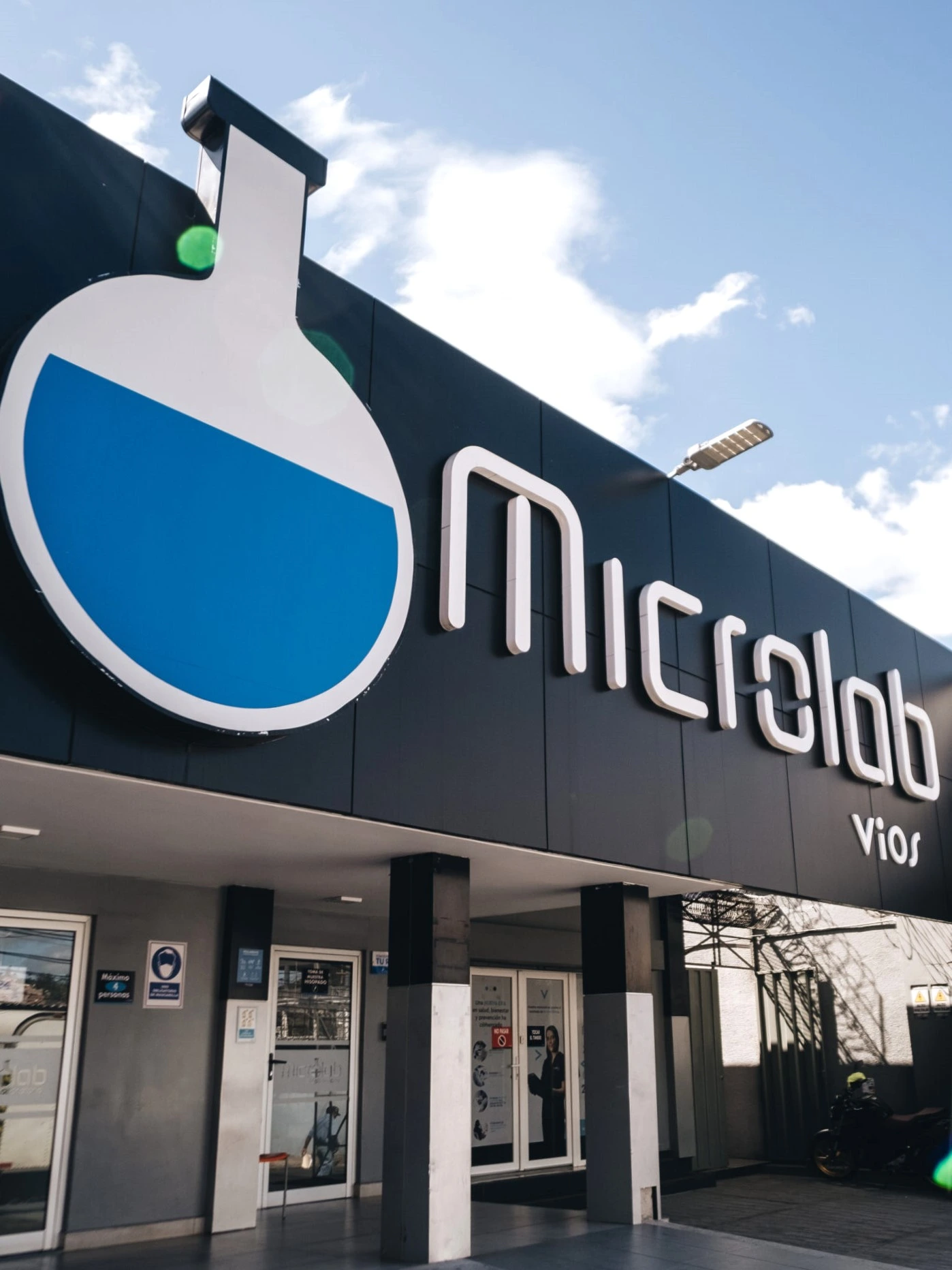 Microlab - GIA - Arquitectos